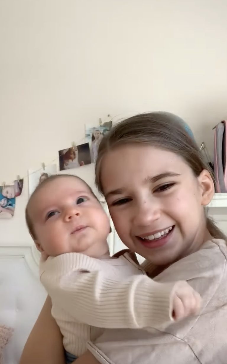 Indescribably beautiful video! Sister sings for her newborn baby ...